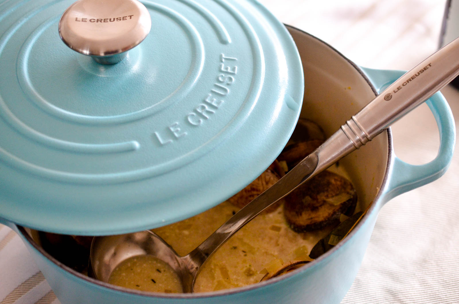 #CONCOURS Le Bleu Riviera signé Le Creuset - Les Pépites de Noisette